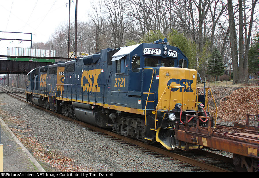 CSX 2721 on C770 delivering new SEPTA cars